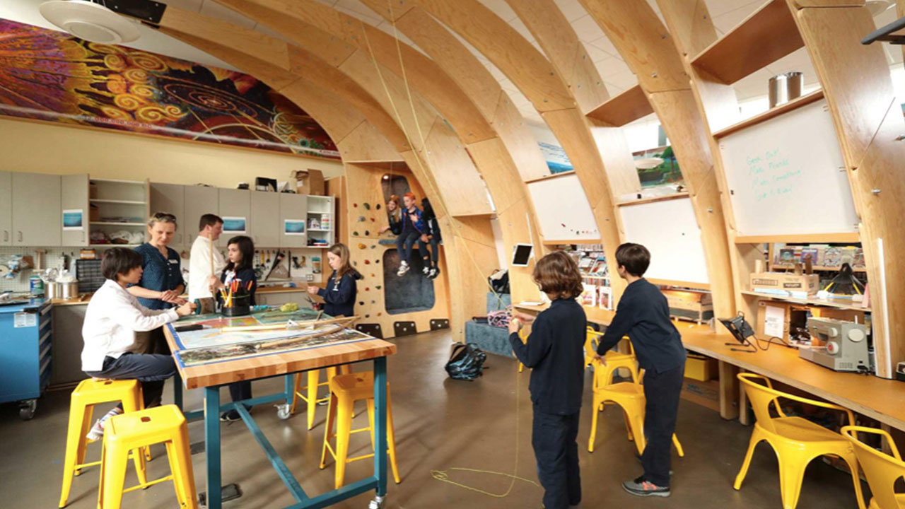 自由流暢的 Makerspace：紐約建築事務所 SITU Studio 為美國 Whitby School 設計體驗式圖書館 | 史汀實驗室